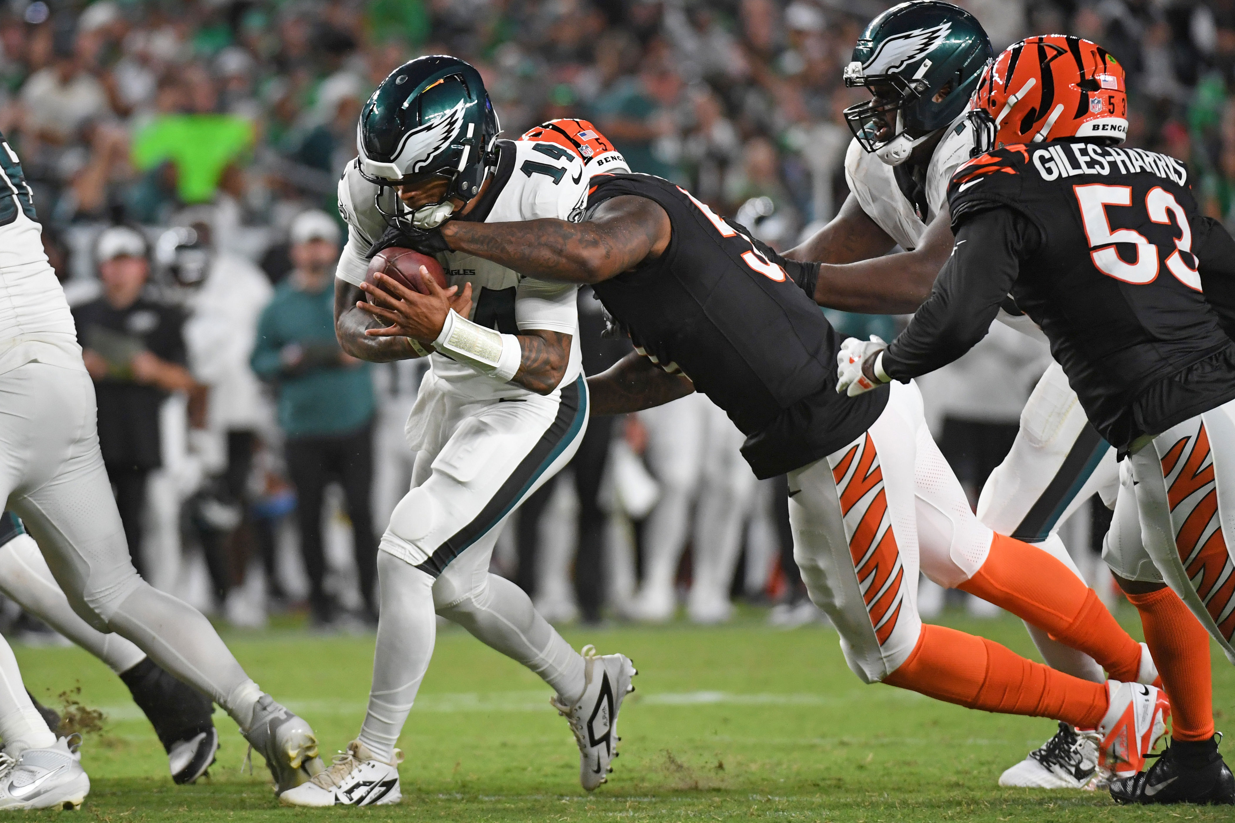 Bengals DE Isaiah Thomas makes strong case for his future in Cincinnati