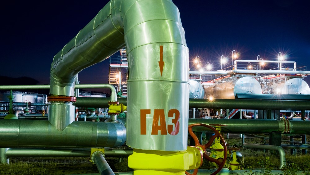 Russia’s Fuel Crisis Deepens as Ukrainian Strikes Cripple Refineries