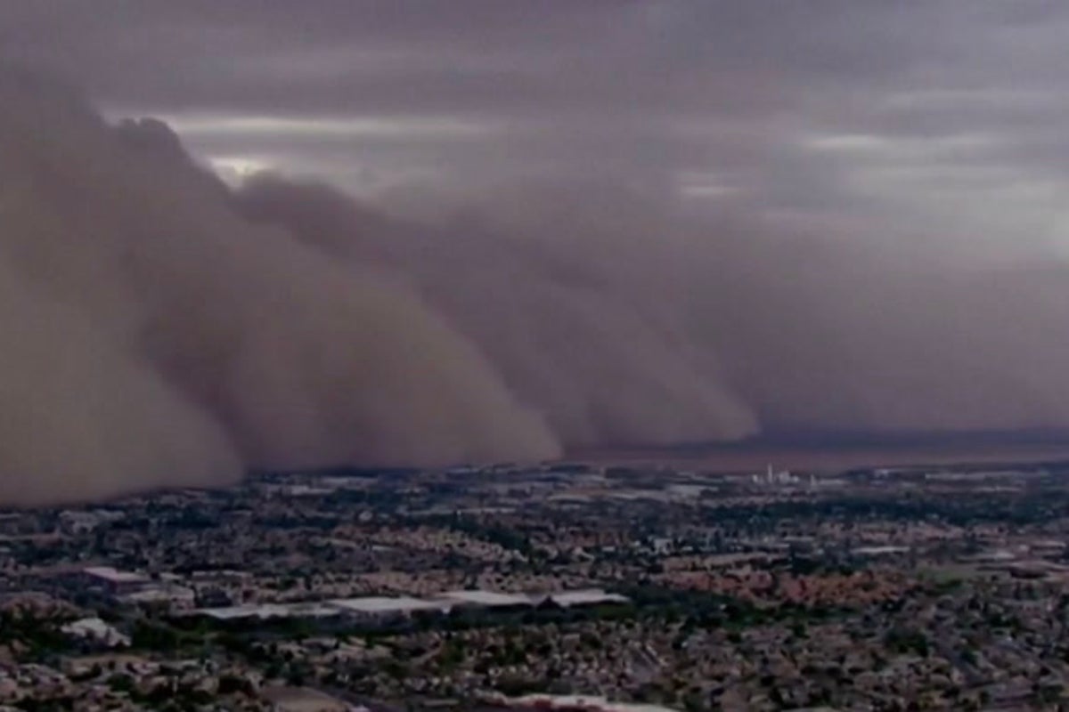 Time-lapse video shows haboob dust storm blanketing Arizona