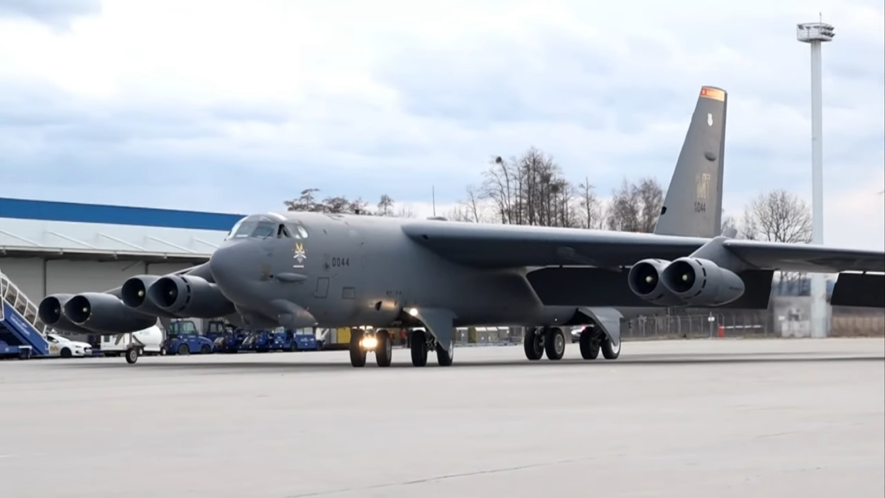 Revving Up the Old Warbird: The Cost of Modernizing the B-52 Stratofortress