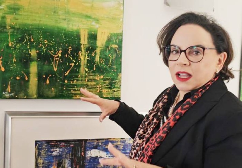 Regina Veltin, épouse de l’ambassadeur d’Allemagne et artiste-peintre ...
