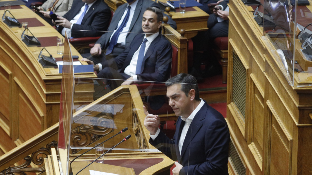 Δημοσκόπηση Interview: Μπροστά η ΝΔ αλλά με απώλειες - Πόσοι βλέπουν ...
