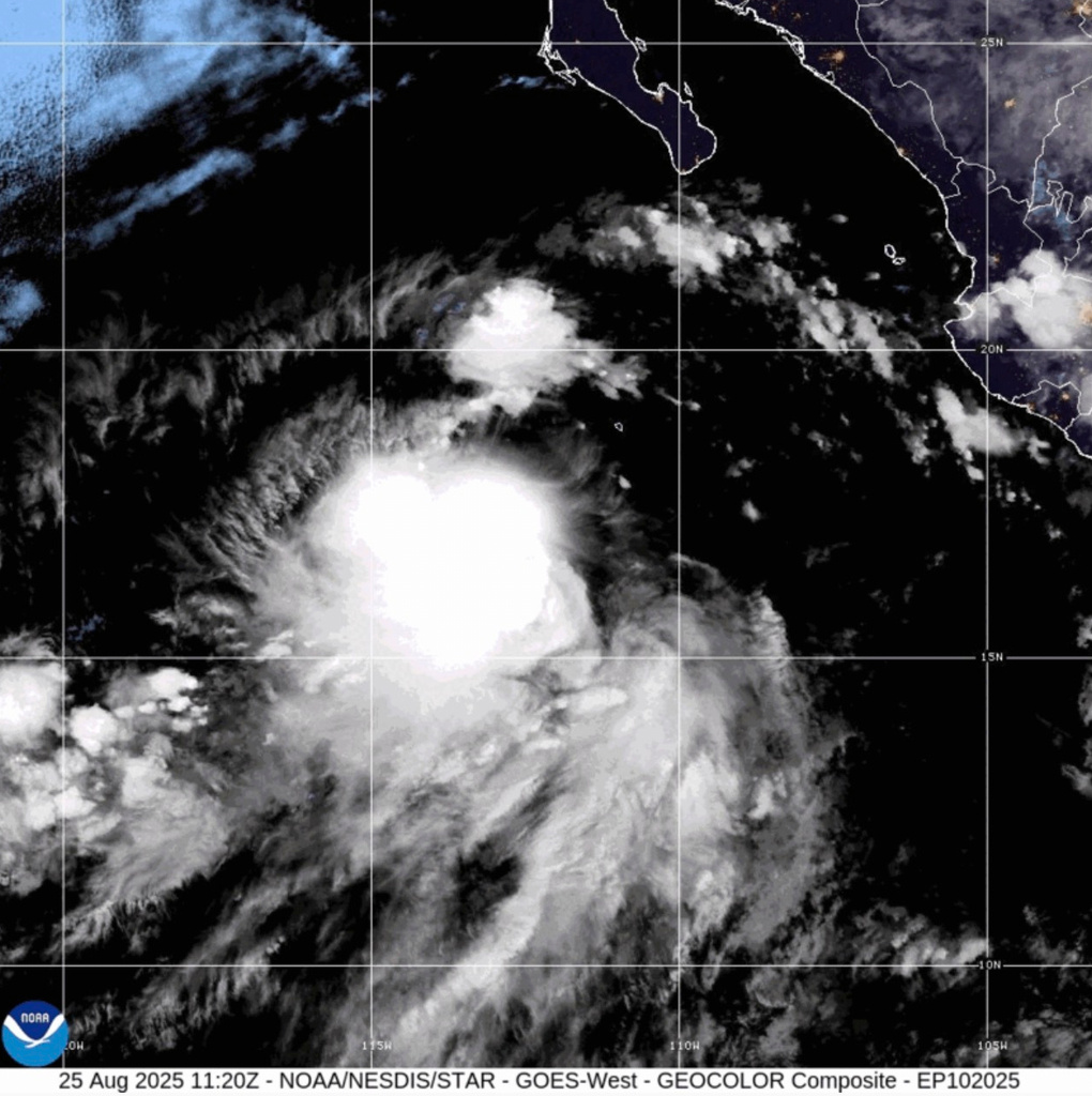 Hurricane Erin leaves rough seas with 2 swimmers dead and a search ...