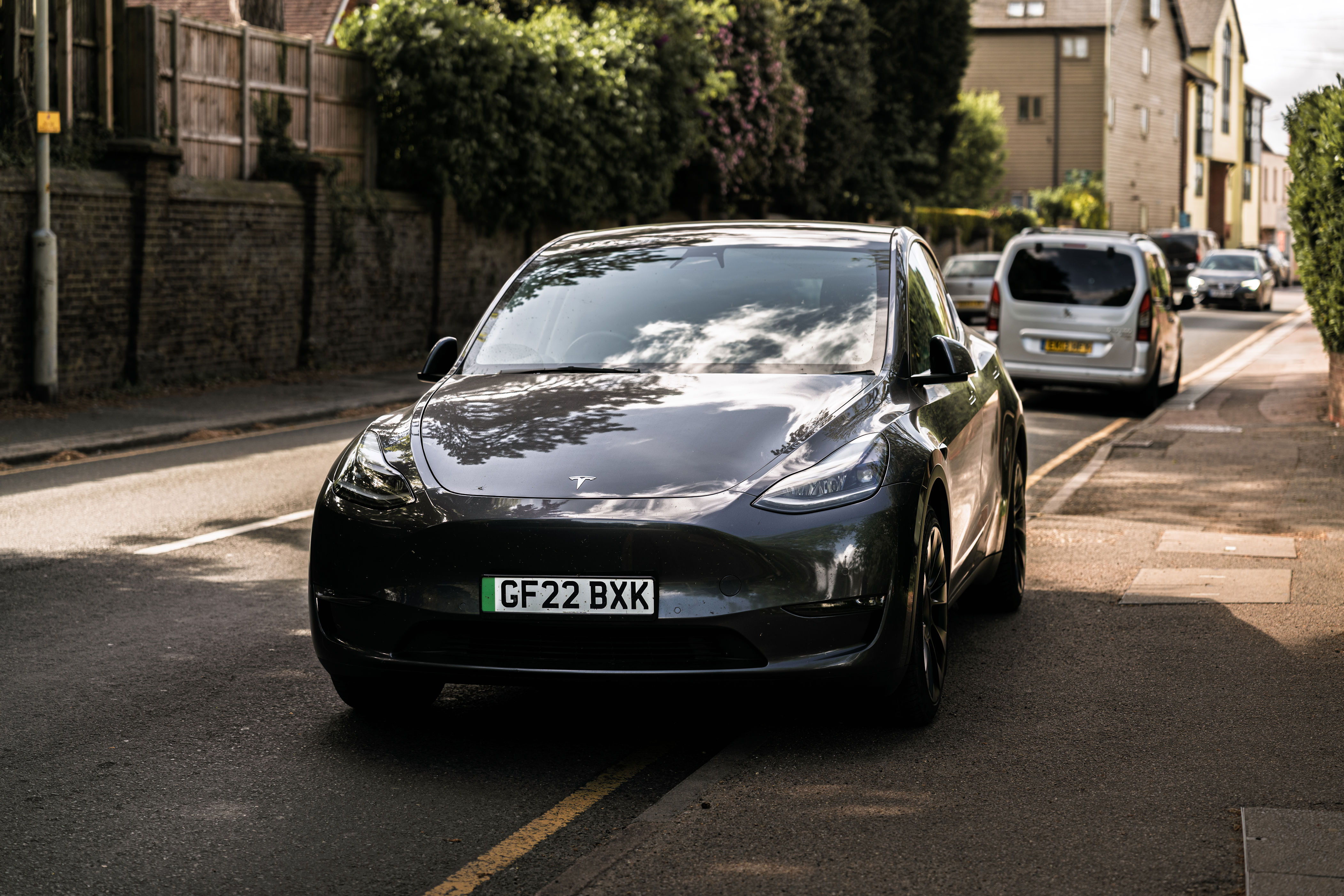 Nieuwe Tesla Model 3 duikt op in Europa en heeft deze actieradius