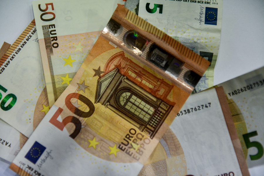 Επίδομα 100 ευρώ: Νέες εξελίξεις με την πληρωμή, πότε τα «σπουδαία»