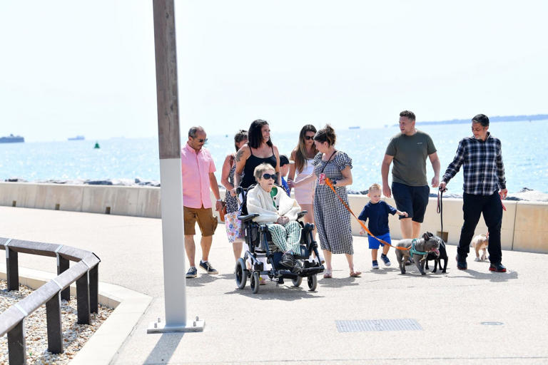 Care home surprises beach-loving Janette, 88, with seaside birthday trip