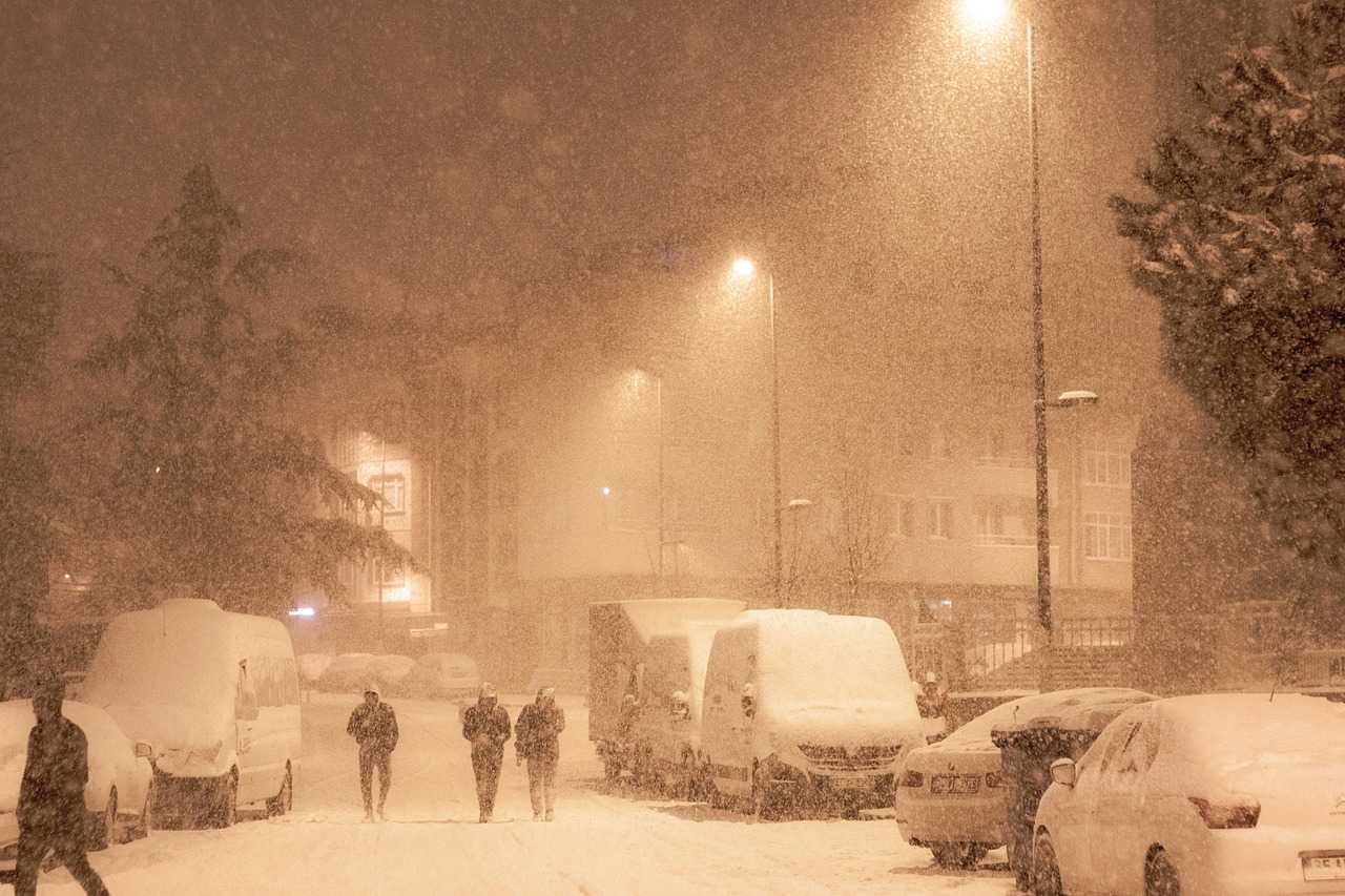 Old Farmer's Almanac Unveils 2025-26 Winter Forecast