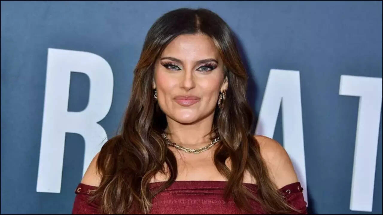 Nelly Furtado claps back at critics with 'Better Then Ever' costume ...