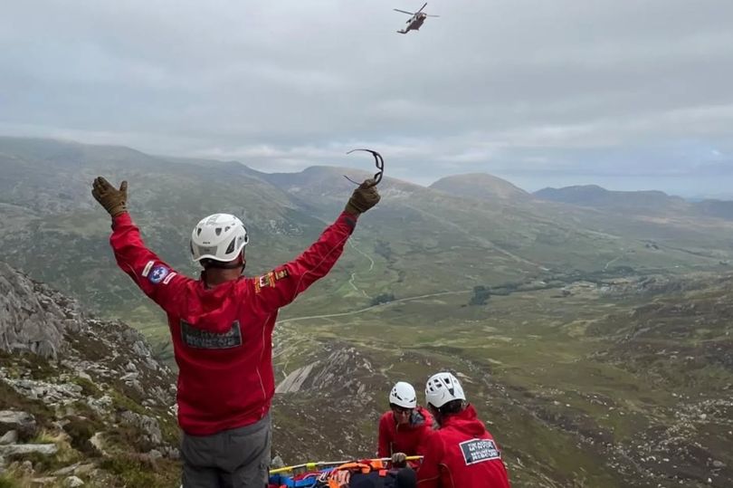 Climbers help Eryri walker with serious injury then they have to be ...