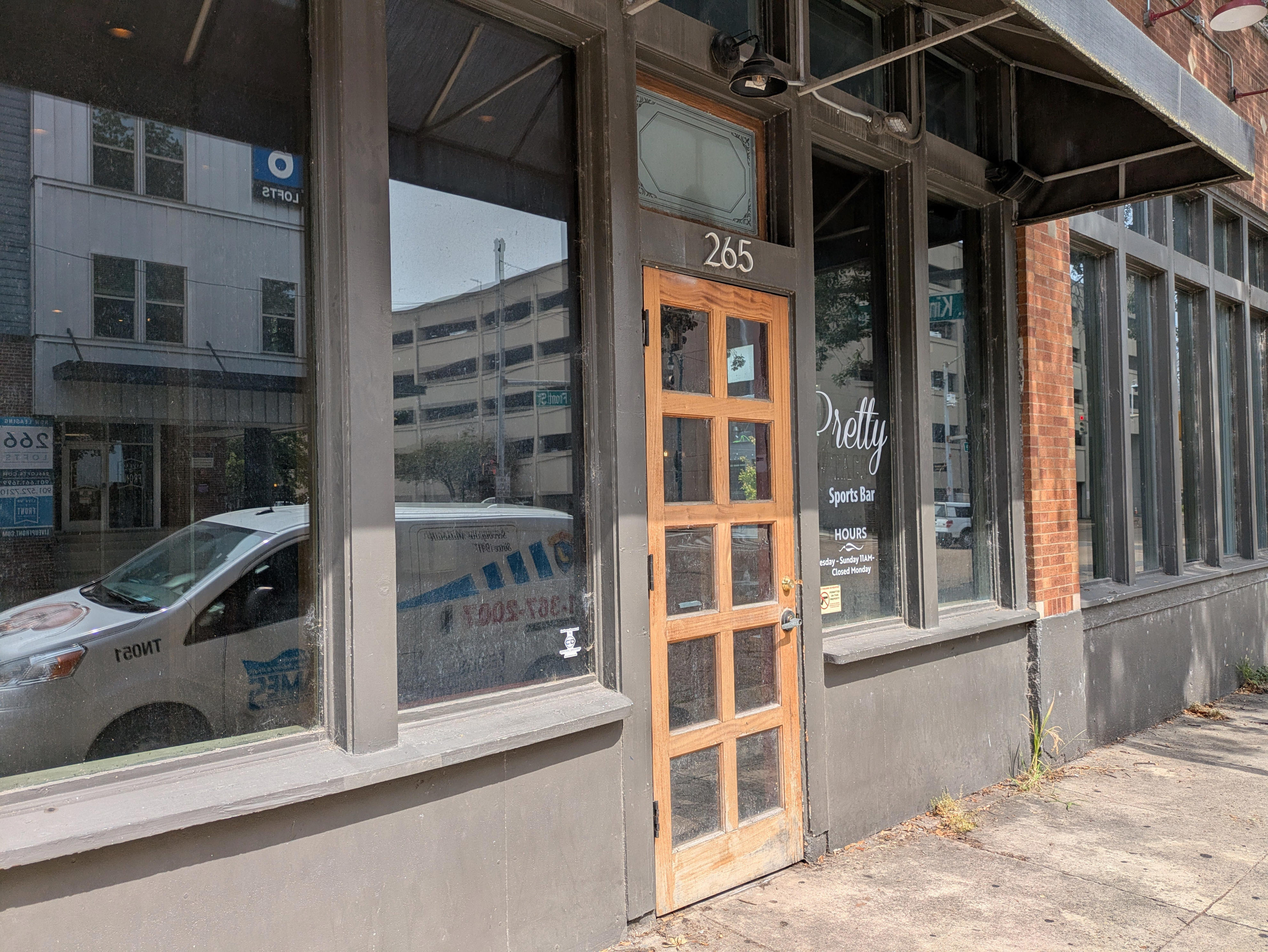 What's that moving into former Pretty Taco location on South Front in ...