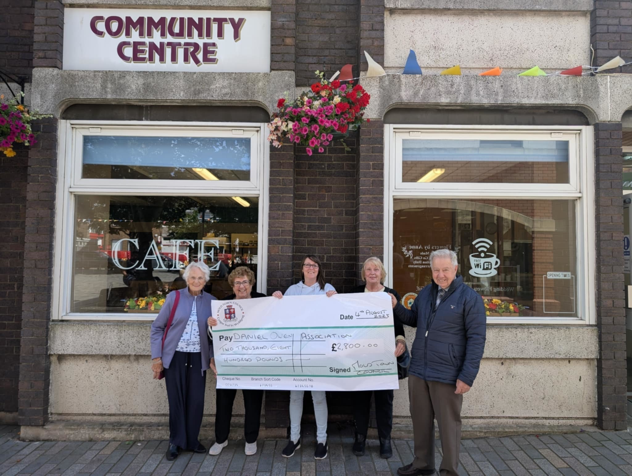 Former Mold Mayor praises town's 'generosity, spirit and community pride'