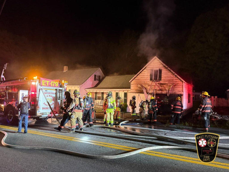 Garage fire forces 3 out of Putnam home