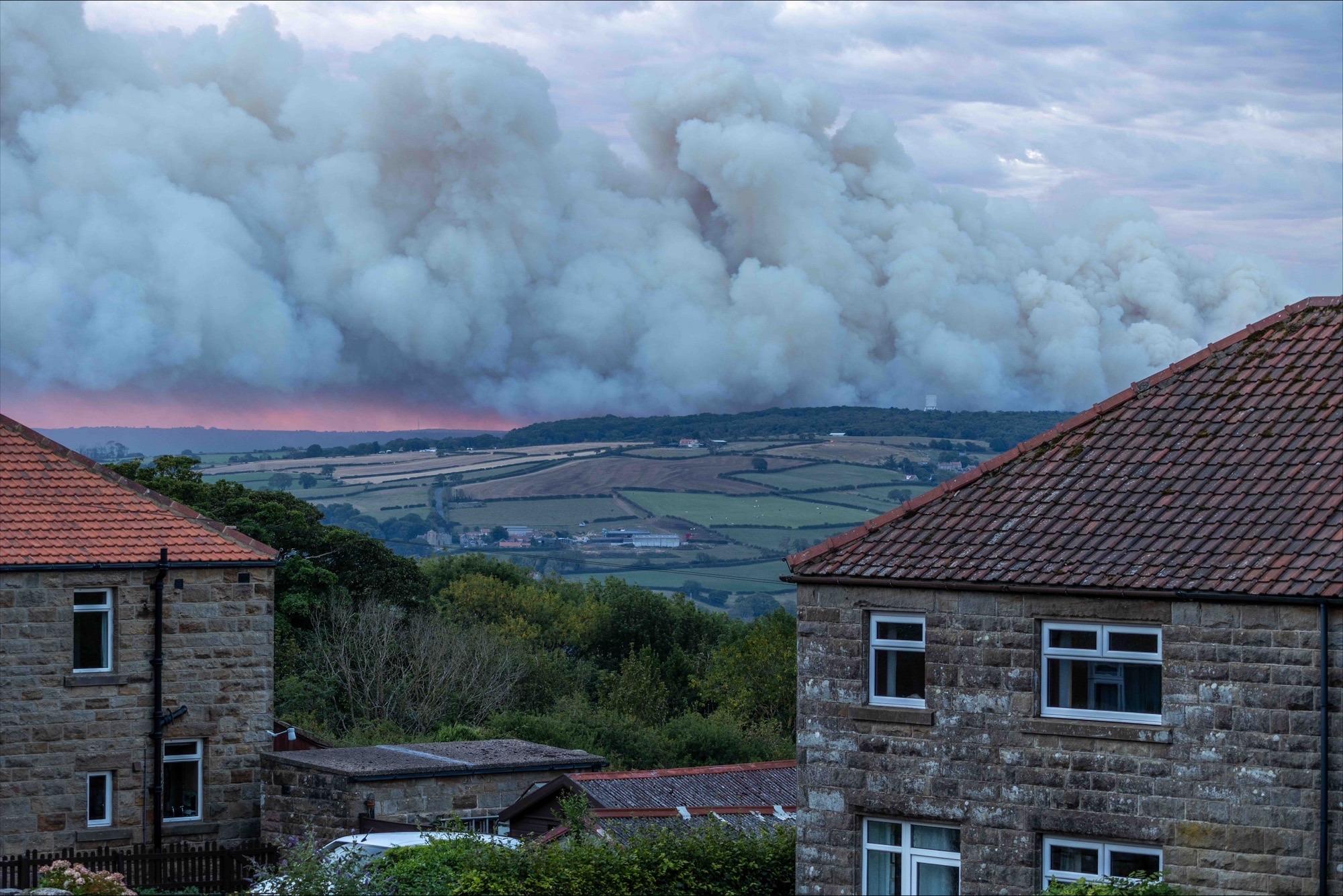 LANGDALE MOOR FIRE: Blaze reignites with intense smoke causing closures ...