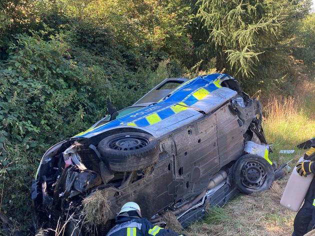 Schwerer Unfall in NRW: Polizeiauto überschlägt sich mehrfach