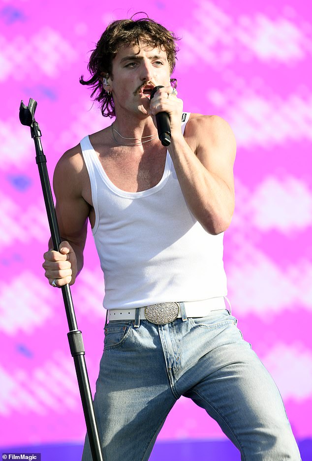 Former busker Elliot James Reay supporting top US singer Benson Boone ...