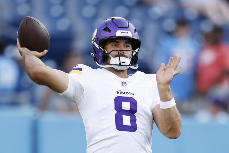 Kenny Pickett, Sam Howell Make Embarrassing NFL History Just Hours Apart