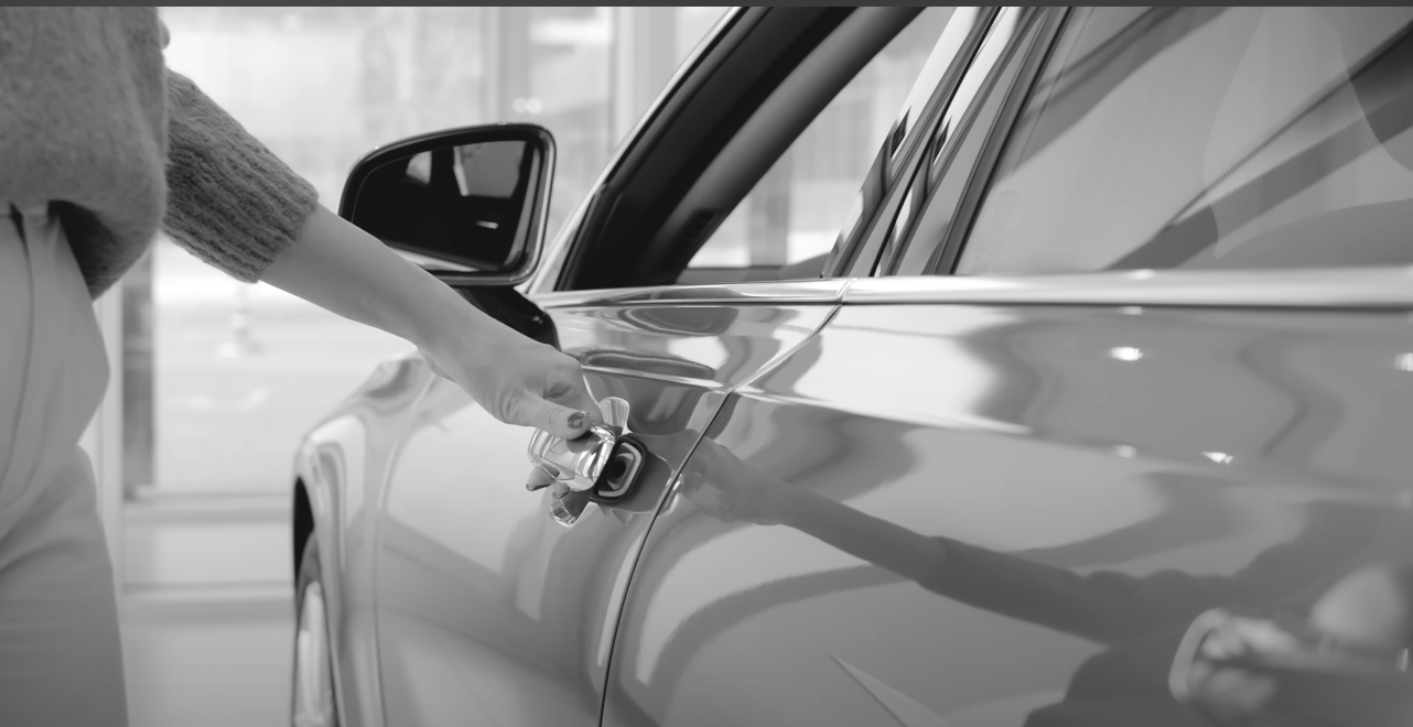 Falling Behind: Siri’s Struggle Against Amazon and Google