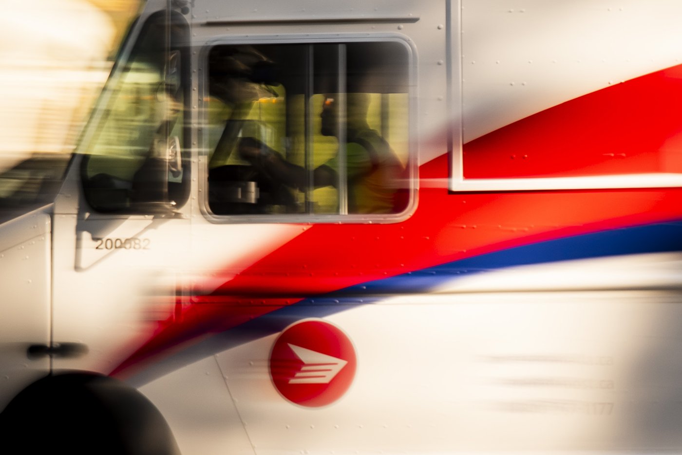 Canada Post reports $407 million Q2 loss as parcel volume suffers