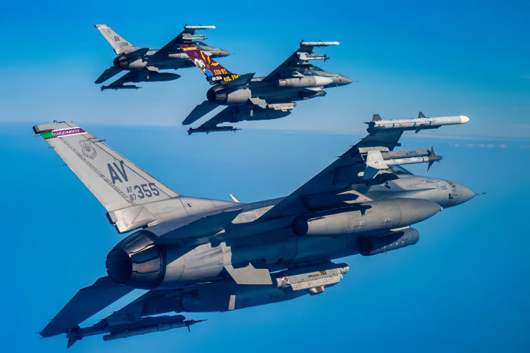 F-16 Fighting Falcon Block 80: The Mini F-15EX Eagle II That Must Be Built?