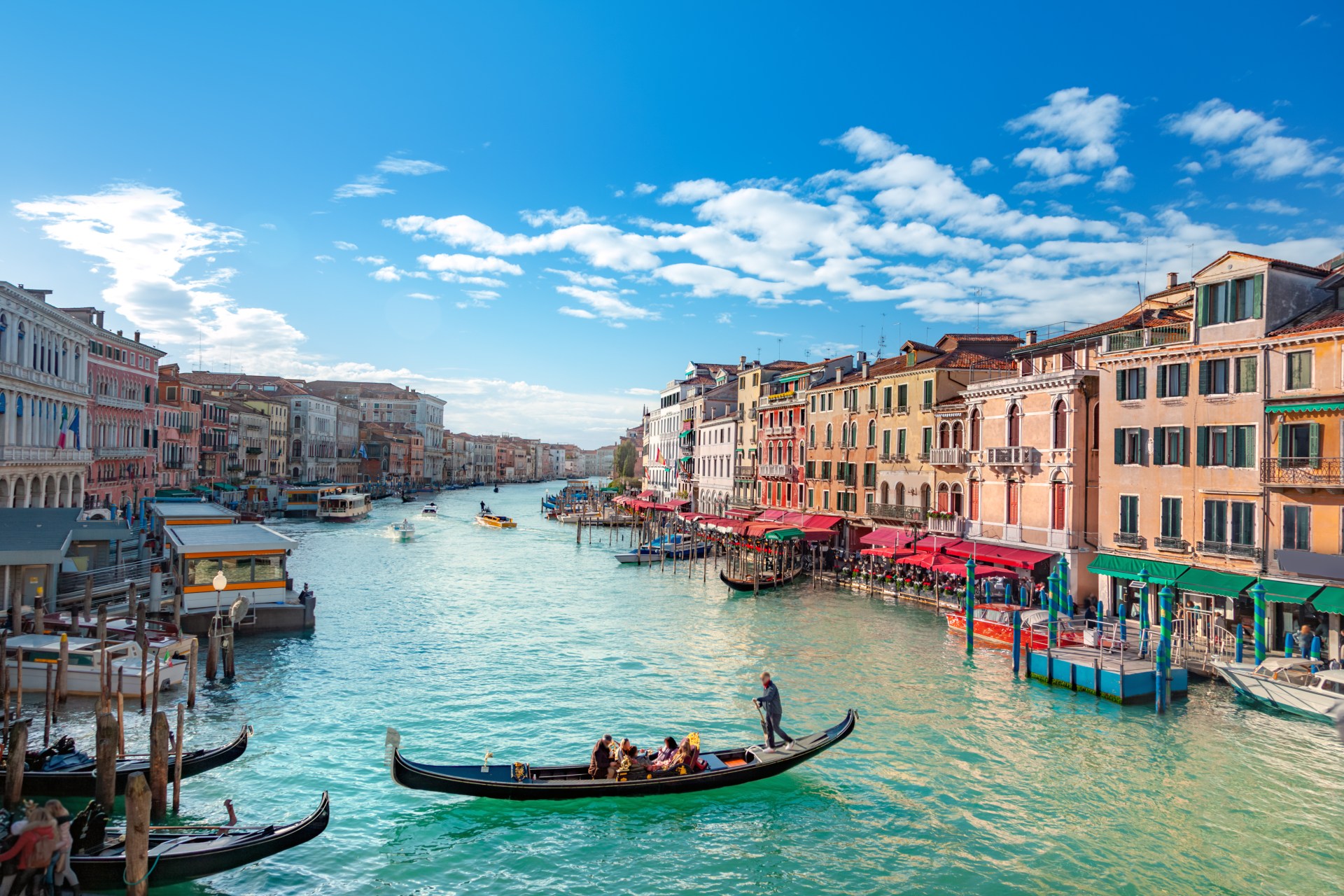 Italian tour guides hit back at fast tourism boom