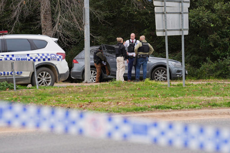 Australia police shooting latest: Gunman identified as ‘sovereign ...