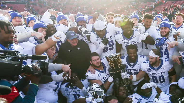 Zach Calzada named Kentucky's starting quarterback for 2025 season