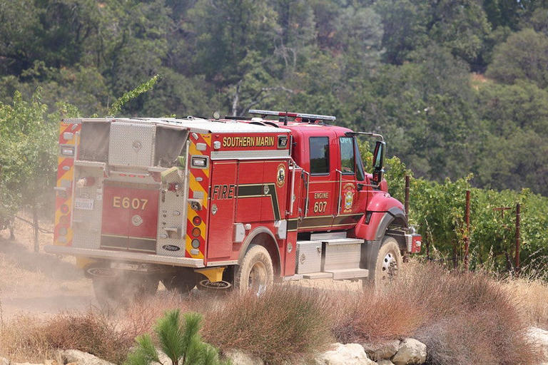 Pickett Fire threatens California's Napa Valley wine country during ...