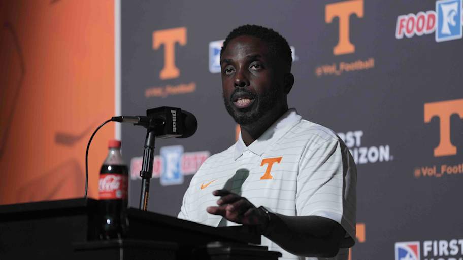 Tennessee Defensive Coordinator Tim Banks Talks Preparing For Syracuse ...