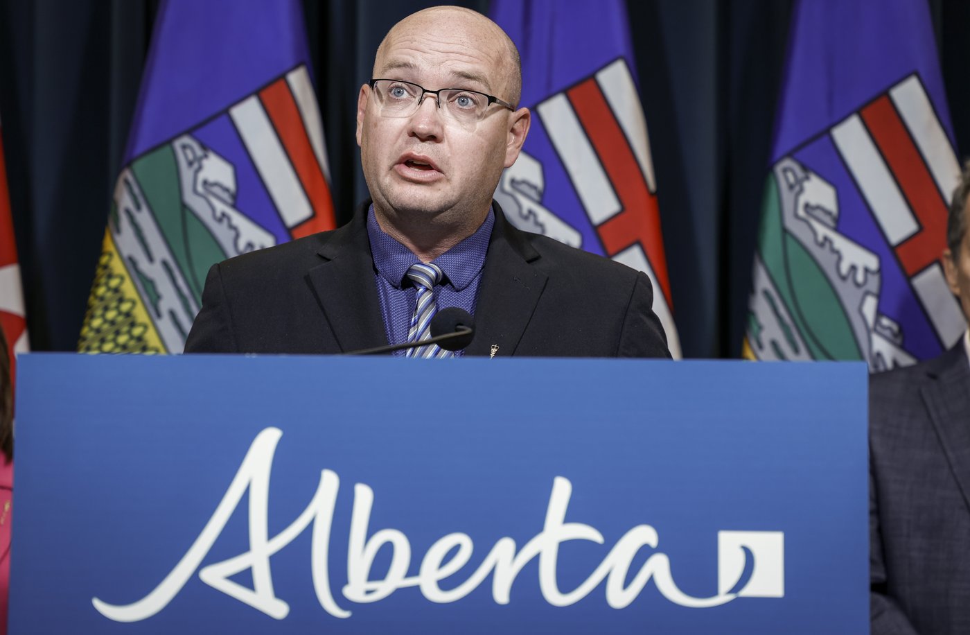 Alberta cabinet minister to follow rules after late-night Feucht ...