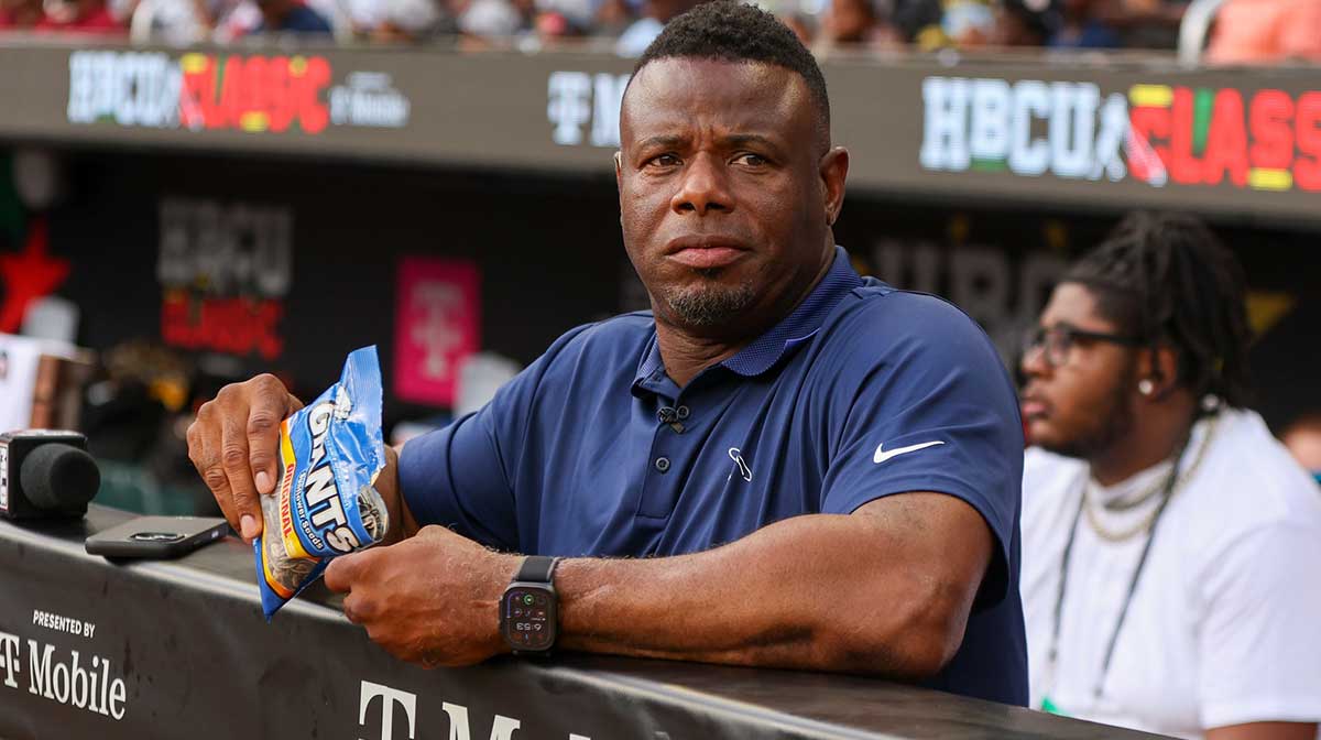 Ken Griffey Jr. sends hilarious warning to Andruw Jones for Hall of ...