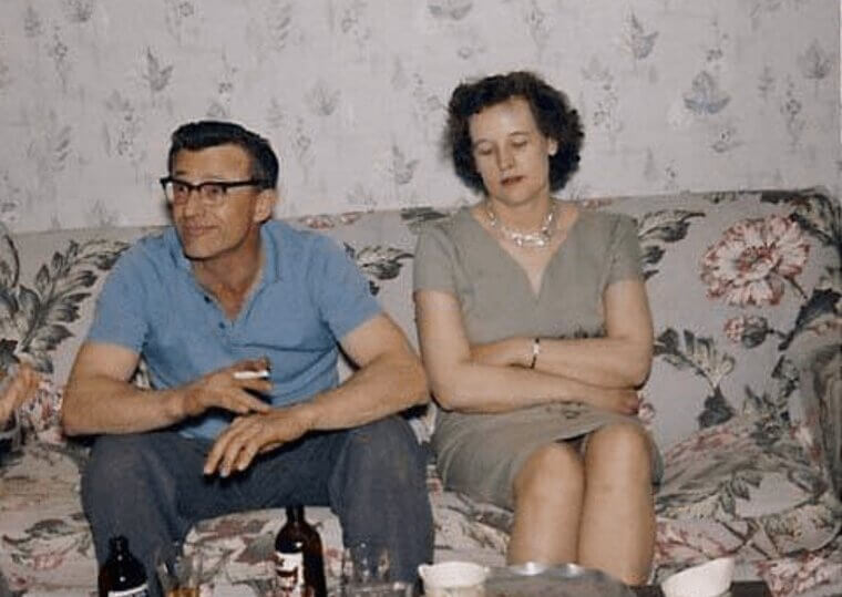Items Every Boomer Had in Their First Apartment