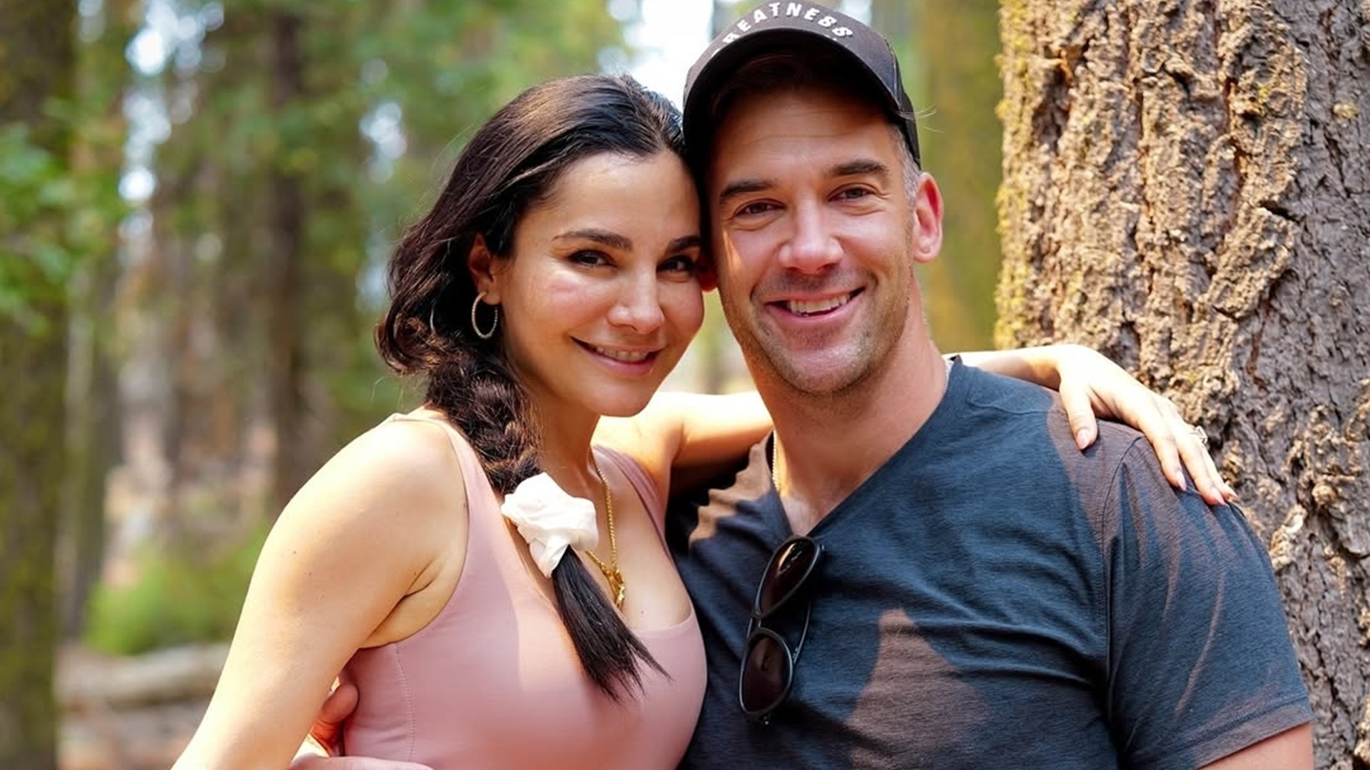 ¡Papás por partida doble! Martha Higareda y Lewis Howes anuncian ...