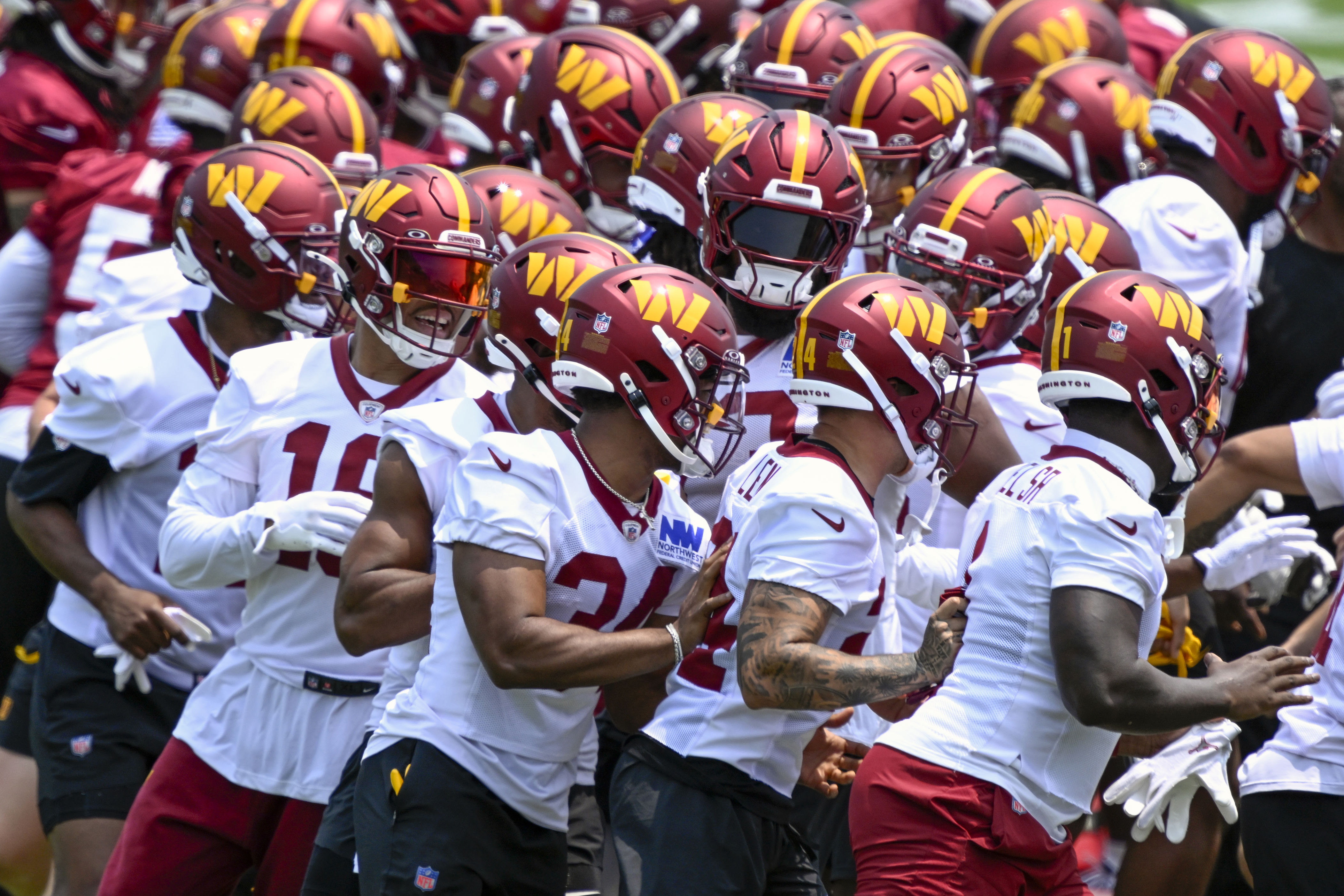 Commanders Announce Major Roster Moves Ahead of Deadline