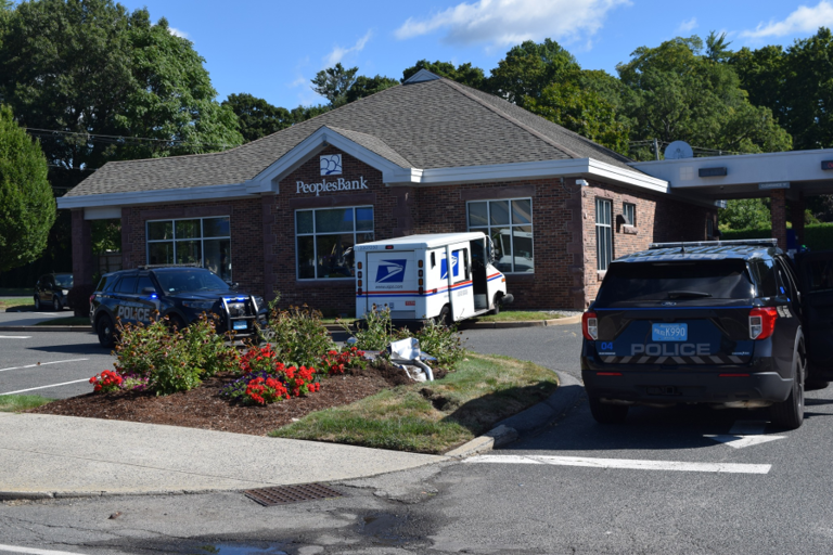 Westfield mail carrier arrested for DUI after crash in East Longmeadow