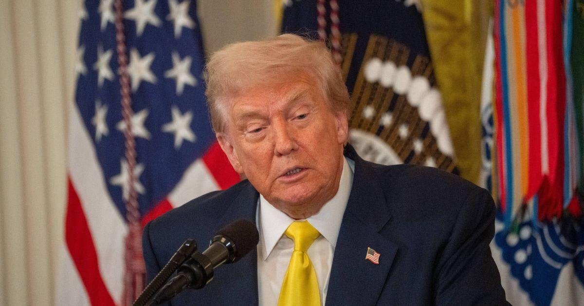 White House Covers Up Donald Trump's Cankles in New Photos Amid ...