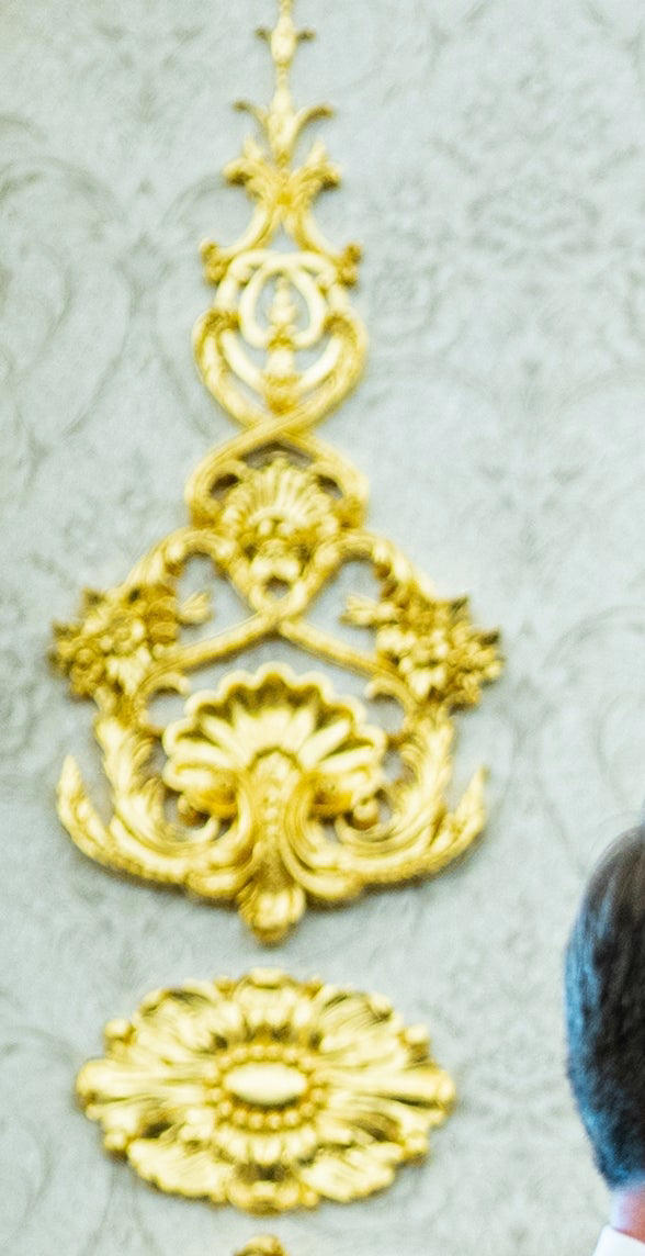 It Looks Like Some Of The "Gold" In Trump's Oval Office Is 60 Bucks ...