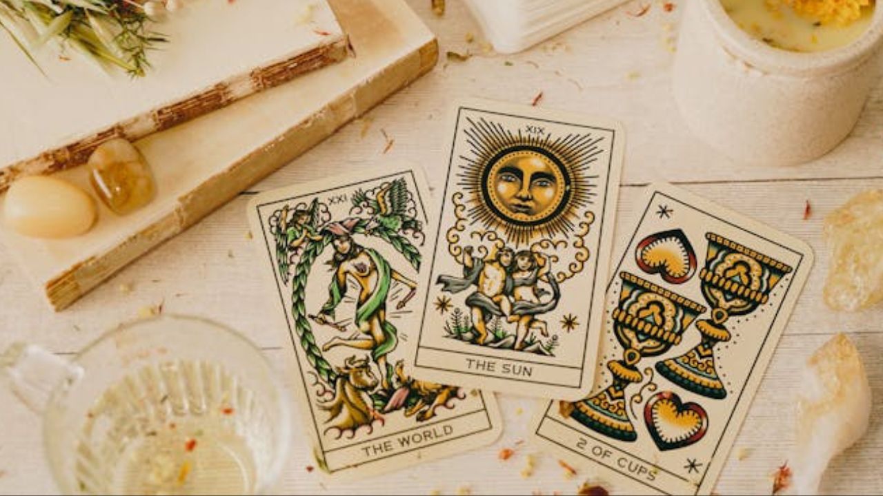 Objevte, co Cigánské karty předpovídají na poslední týden v srpnu