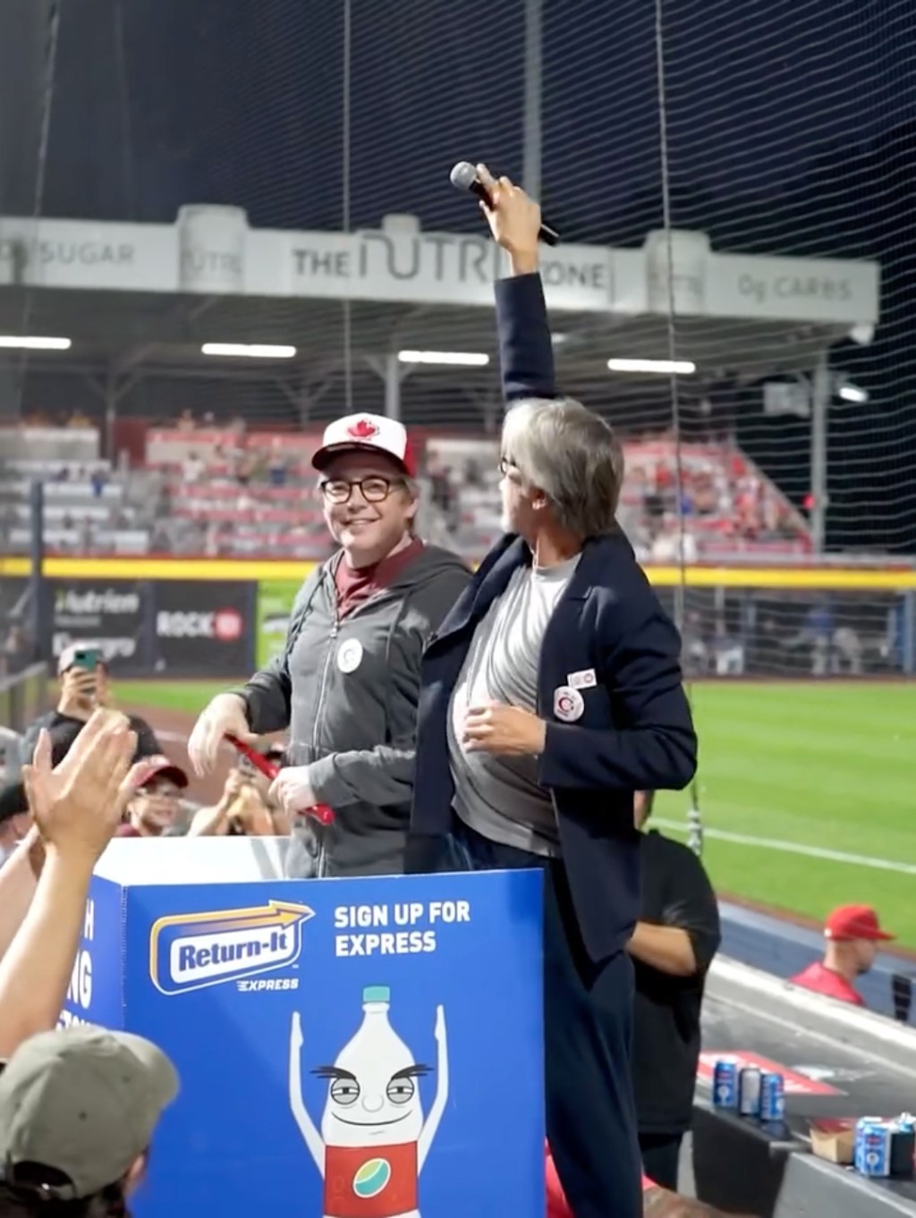 Matthew Broderick and Alan Ruck have a ‘Ferris Bueller’s Day Off’ sing ...