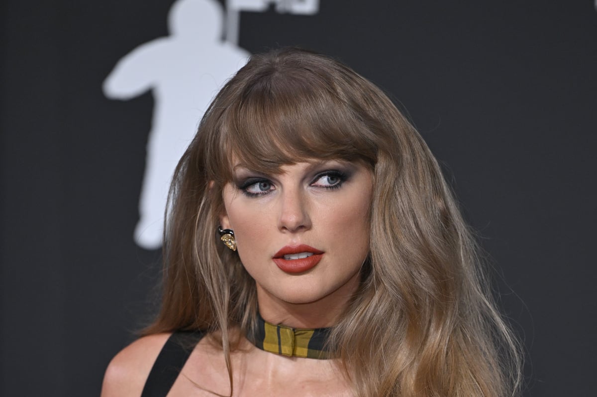 It’s a Love Story: Taylor Swift announces engagement to NFL star Travis ...