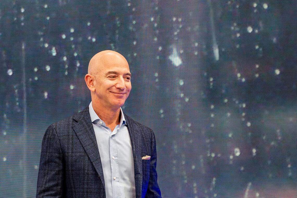 Jeff Bezos bids farewell to mom, Jackie. Funeral held in Miami's ...