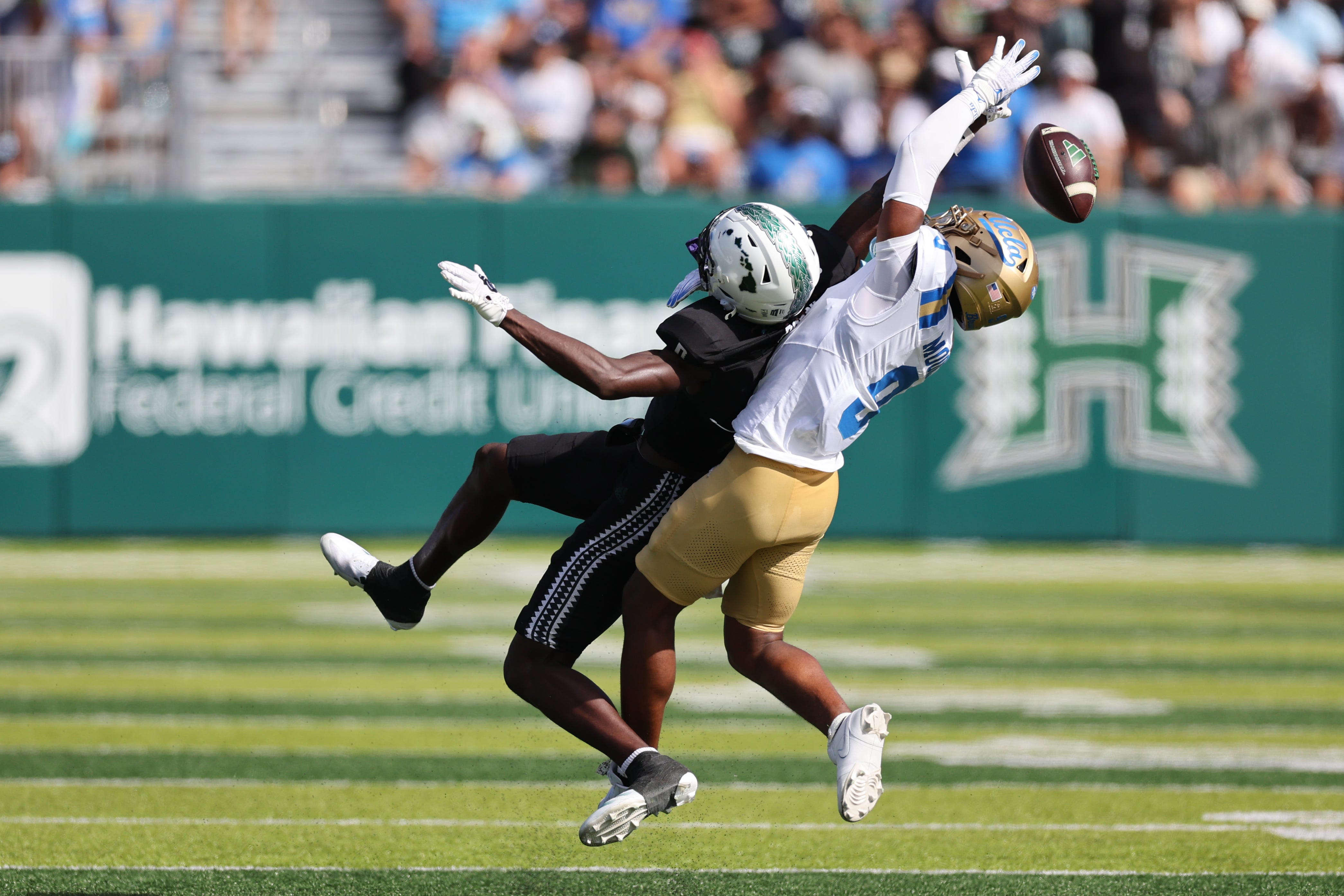 Los Angeles Times writer Ben Bolch predicts bowl win for the Bruins in 2025