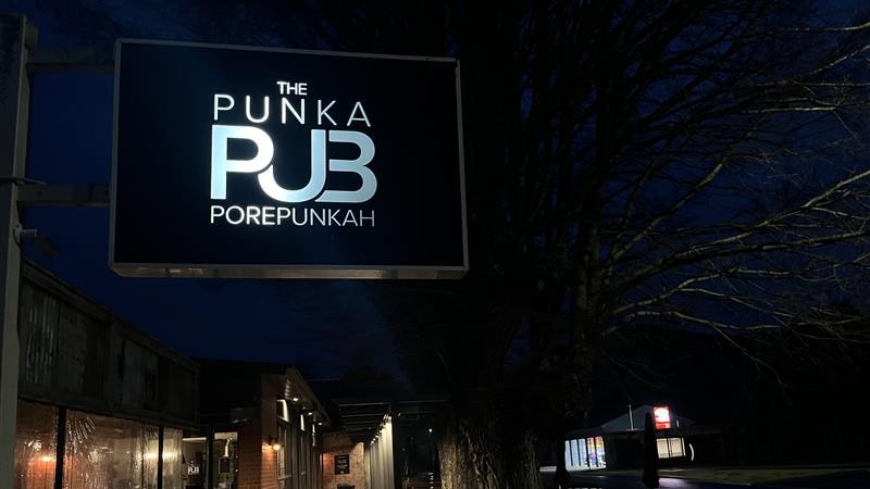 Fearful Porepunkah residents stunned as shooting drama unfolds