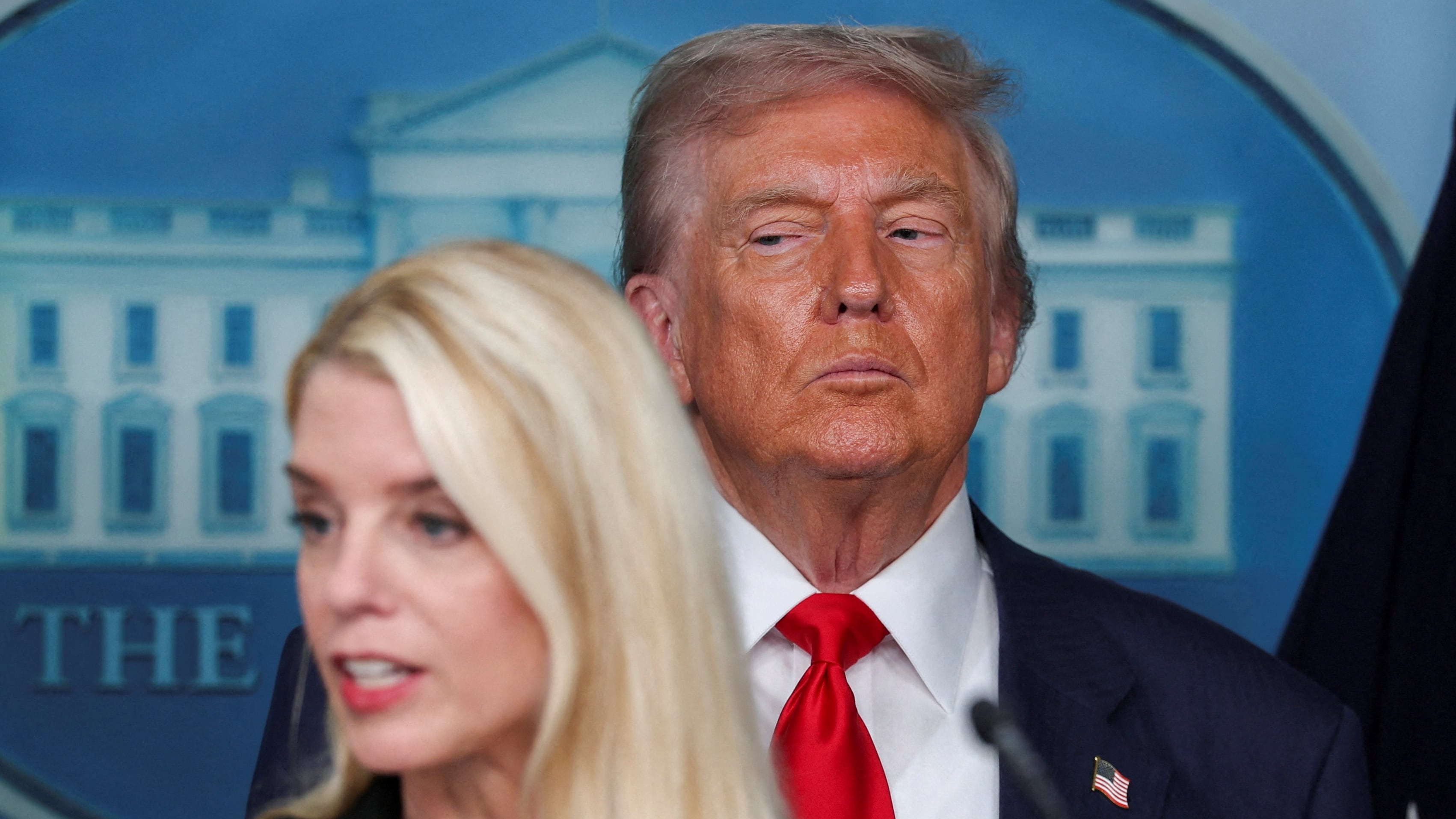 DOJ Posts Embarrassing Apology Over Official Caught in Honeypot Trap