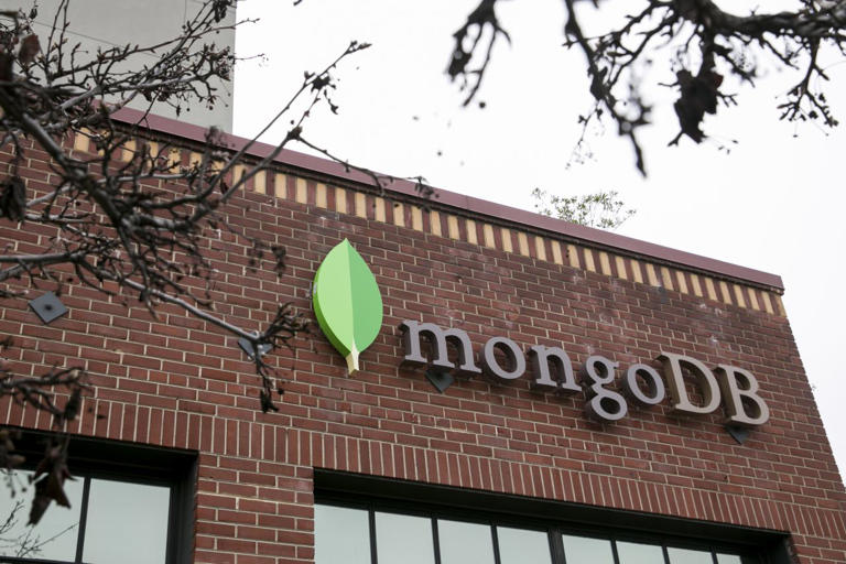 MongoDB Lifts Outlook on Quarterly Sales Jump, New Customers