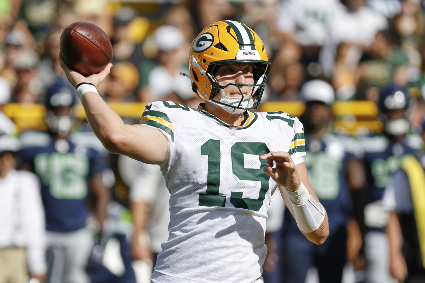 NFL: Le quart-arrière canadien Taylor Elgersma est retranché par les ...