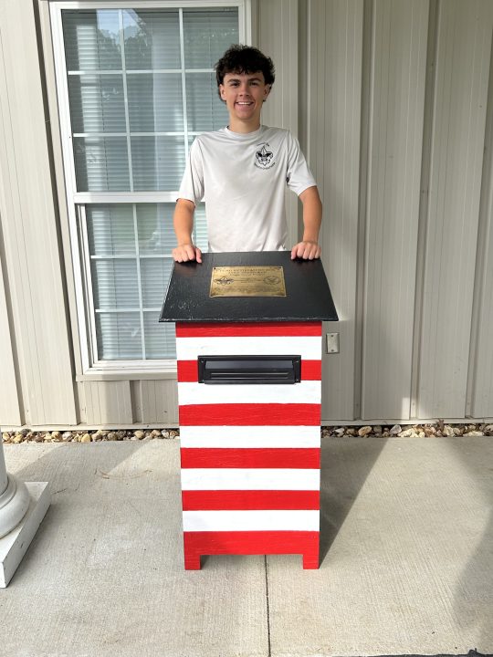 Kingston Springs Boy Scout builds American flag drop-off boxes