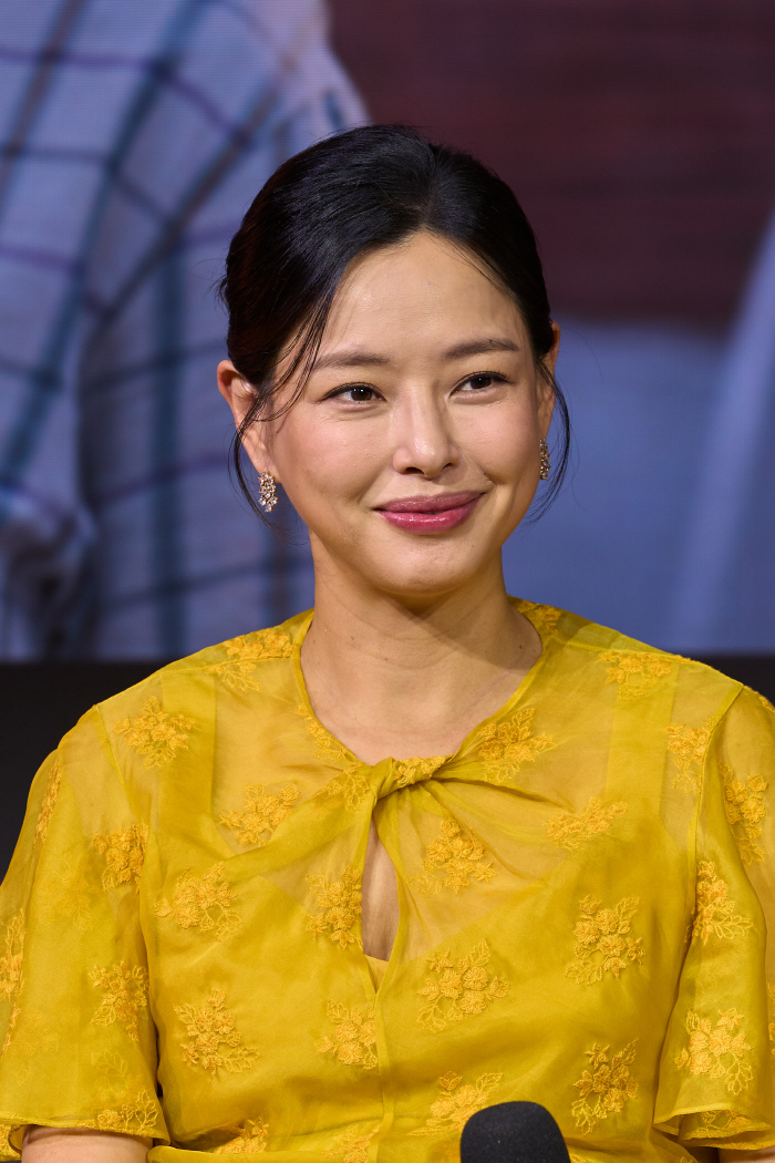 E-Ma Lee Ha-nee also went head-to-head with the controversy over tax ...