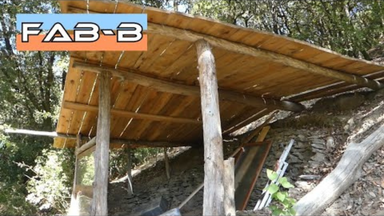 Création D'une Chambre D'Ami Rustique : Construction Suite