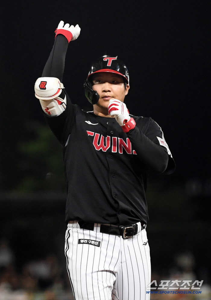 It's a shame, but 100 RBIs are the first in the team for two consecutive years. He also has the ...