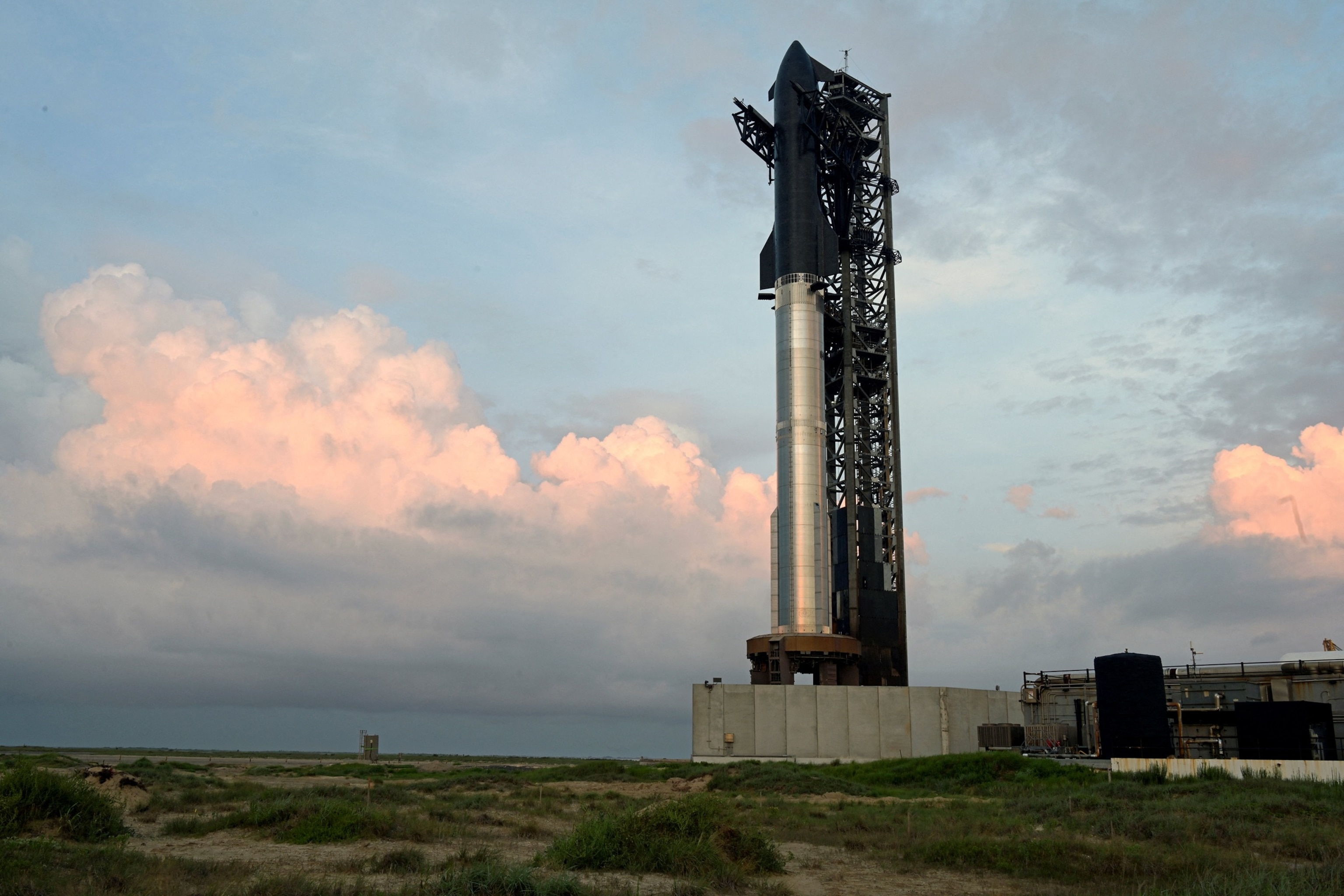 SpaceX's Starship completes successful mission during 10th test flight
